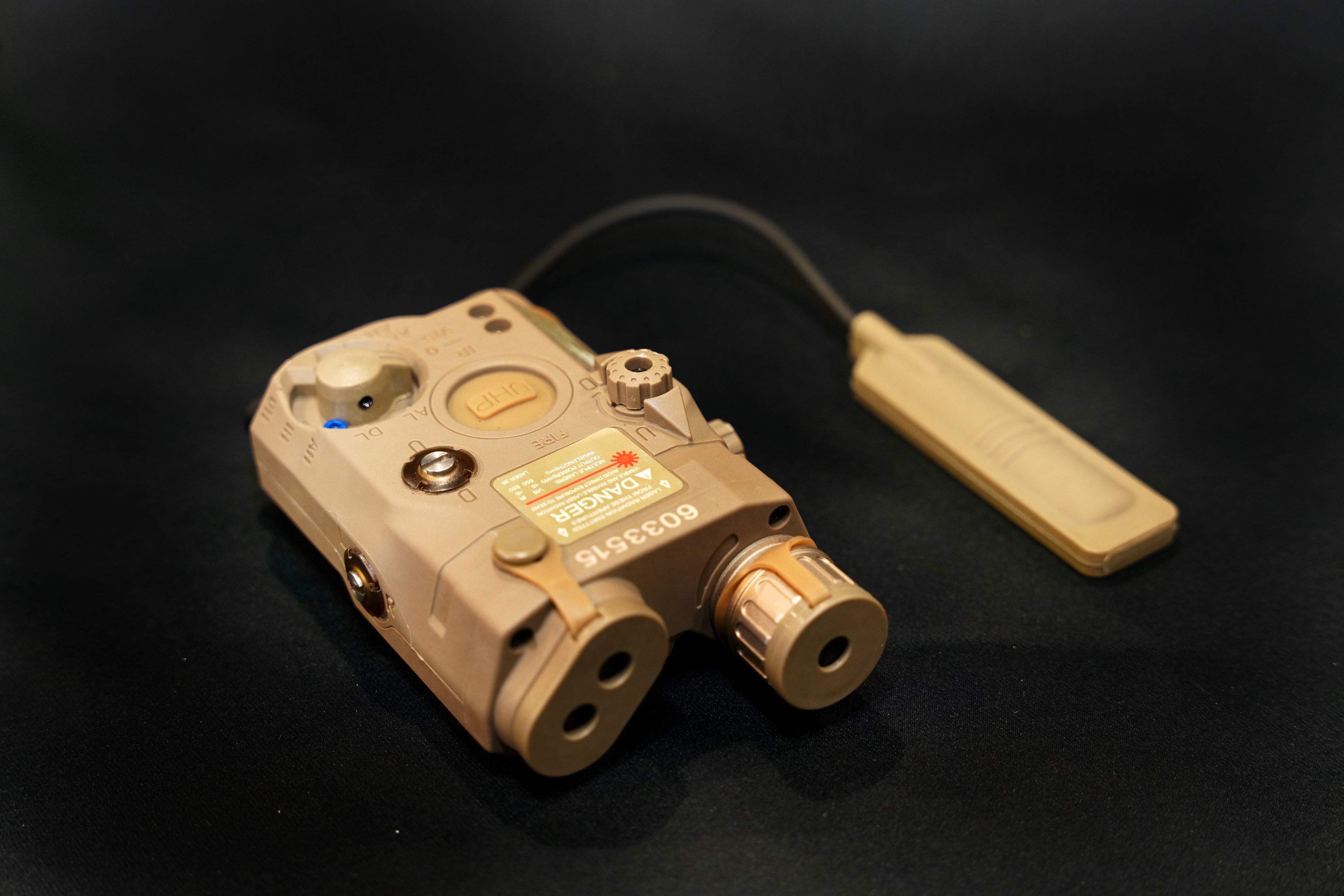 PEQ-15 Laser Pointer – WAT INT